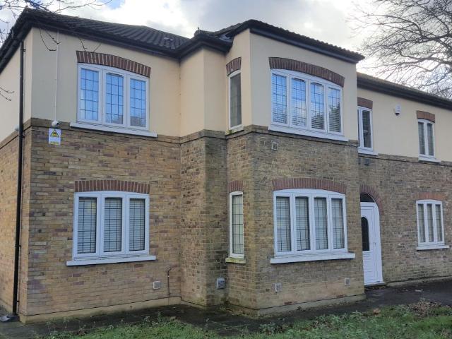 High Street, Cranford TW5, 1 bed detached house to rent, £1,500 pcm | PrimeLocation