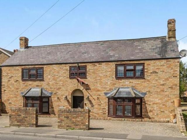 High Street, Cranfield, 3 Bedroom Detached