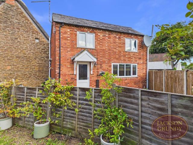 High Street, Crick NN6, 2 bed detached house to rent, £800 pcm | PrimeLocation