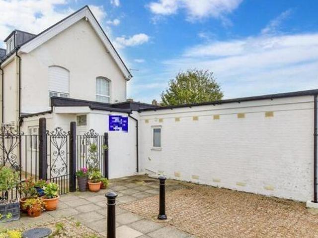 High Street, Deal, 2 Bedroom Ground
