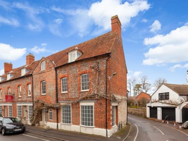 High Street, Dorchester OX10, 2 bed end terrace house to rent, £2,300 pcm | PrimeLocation