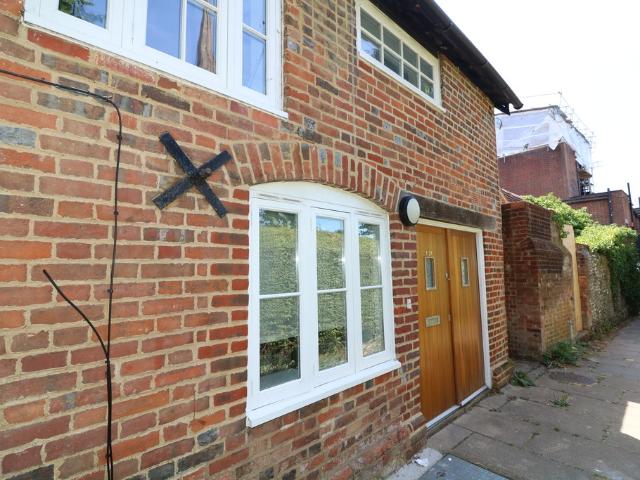 High Street, Dorking 2 bedrooms Property for lettings Seymours