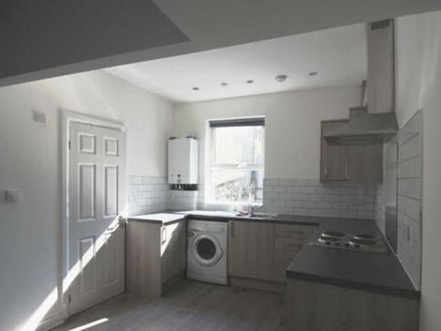 High Street, Dover, 2 Bedroom Maisonette