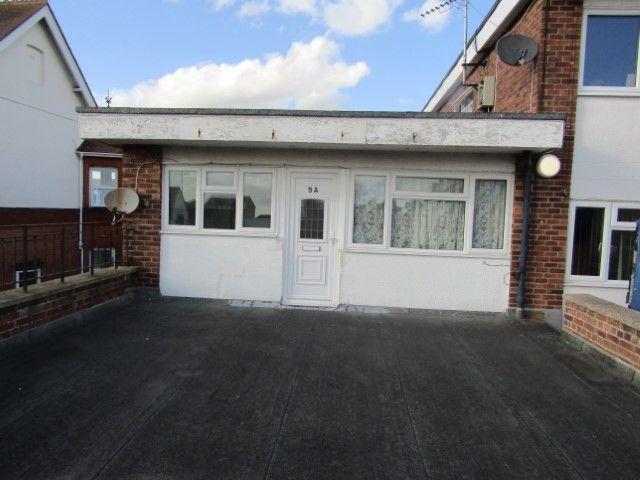 High Street, Dovercourt CO12, 2 bed flat to rent, £800 pcm | PrimeLocation