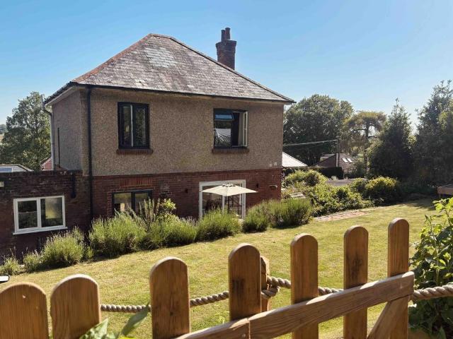 High Street, DT11 3 bed detached house to rent £1,850 pcm £427 pw