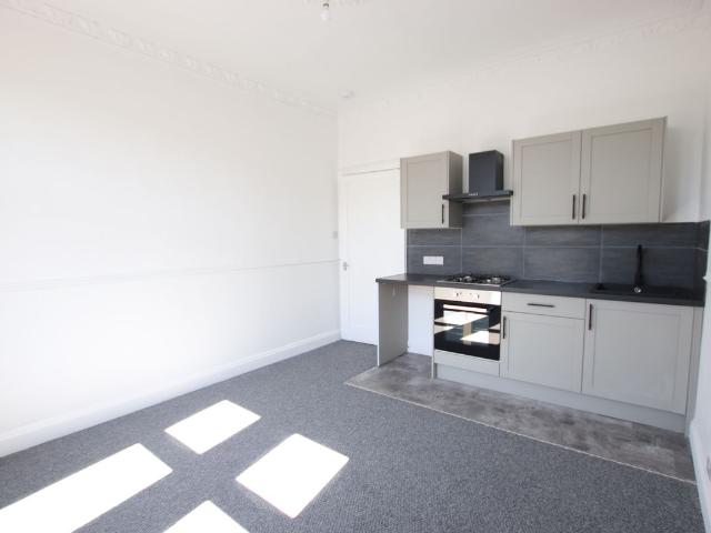 High Street, Dundee DD2, 2 bed flat to rent, £700 pcm | PrimeLocation