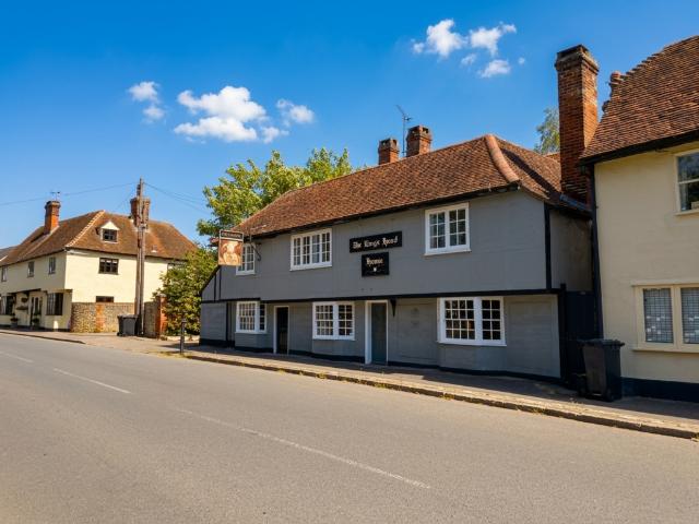 High Street, Dunmow CM6 6 bed detached house to rent £4,500 pcm £1,038 pw