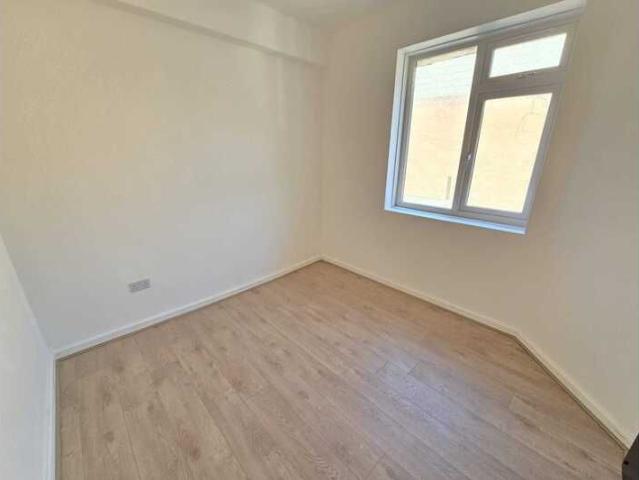 High Street, Dudley, West Midlands DY5, Studio to rent, £700 pcm | PrimeLocation