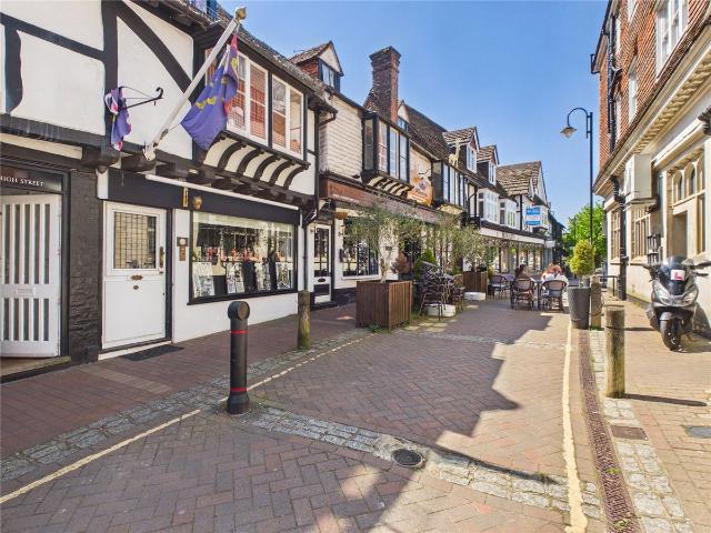 High Street, East Grinstead, West Sussex RH19, 2 bed flat to rent, £1,250 pcm | PrimeLocation
