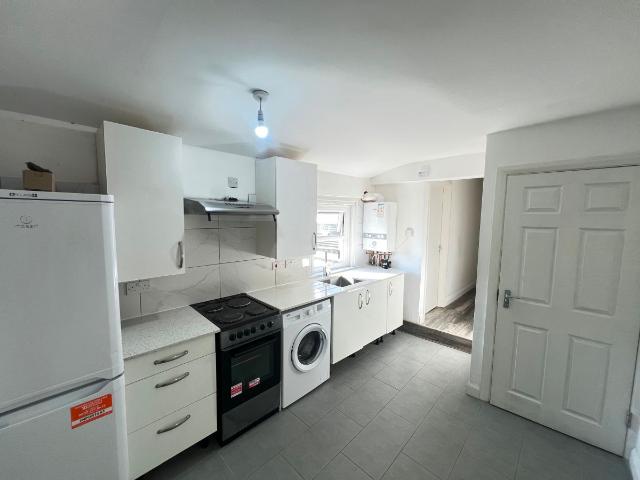 High Street, Enfield EN3, 1 bed flat to rent, £1,549 pcm | PrimeLocation