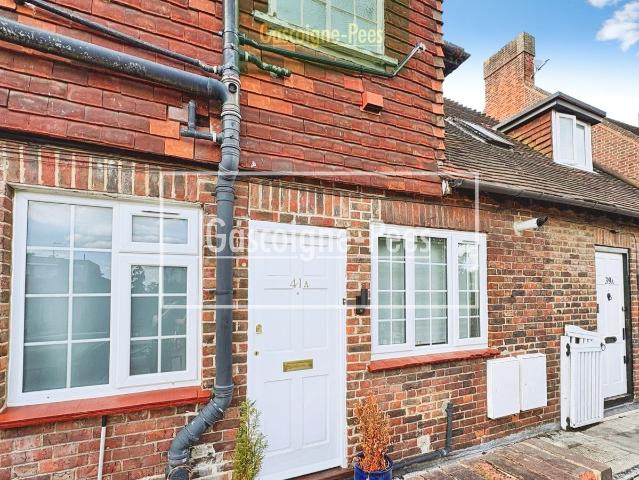 High Street, Esher KT10, 1 bed flat to rent, £1,300 pcm | PrimeLocation