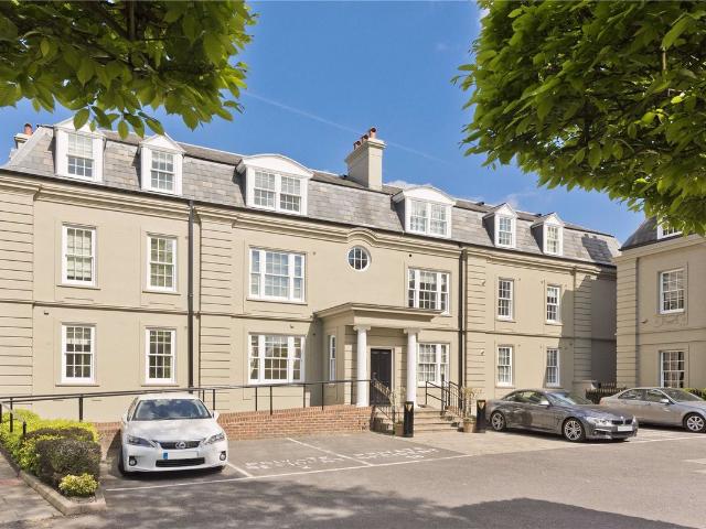 High Street, Esher, Surrey KT10, 2 bed flat to rent, £2,650 pcm | PrimeLocation