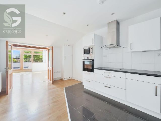 High Street, Ewell KT17, 1 bed flat to rent, £1,500 pcm | PrimeLocation