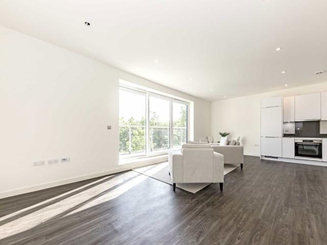 High Street, Feltham TW13, 3 bed flat to rent, £1,895 pcm | PrimeLocation