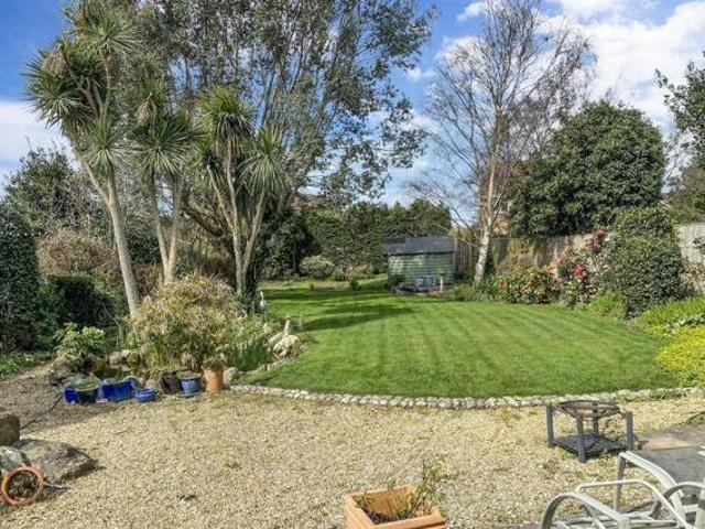 High Street, Freshwater, 5 Bedroom Detached