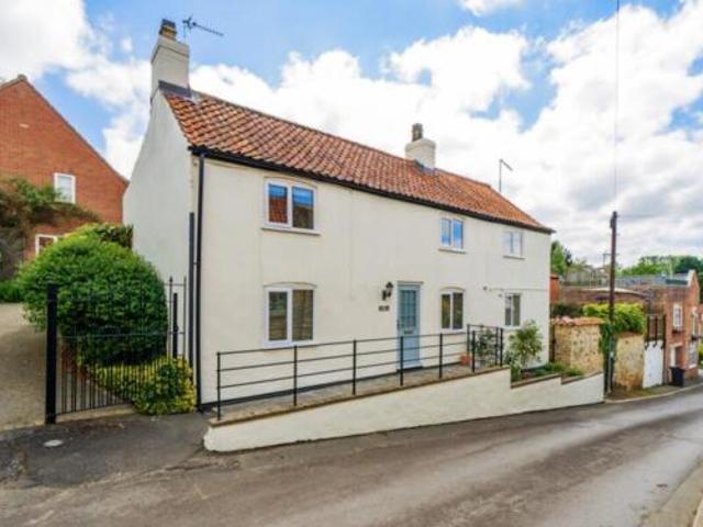 High Street, Fulbeck, 3 Bedroom Detached