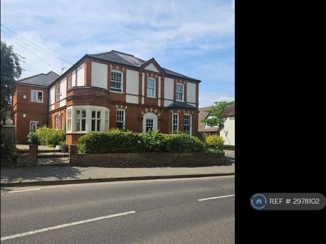High Street, Great Baddow. 1 bed flat to rent £1,180 pcm £272 pw