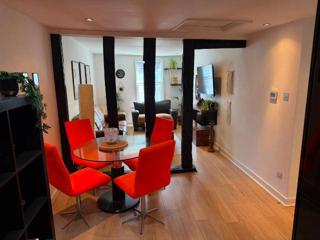 High Street, Great Dunmow CM6, 1 bed flat to rent, £1,100 pcm | PrimeLocation