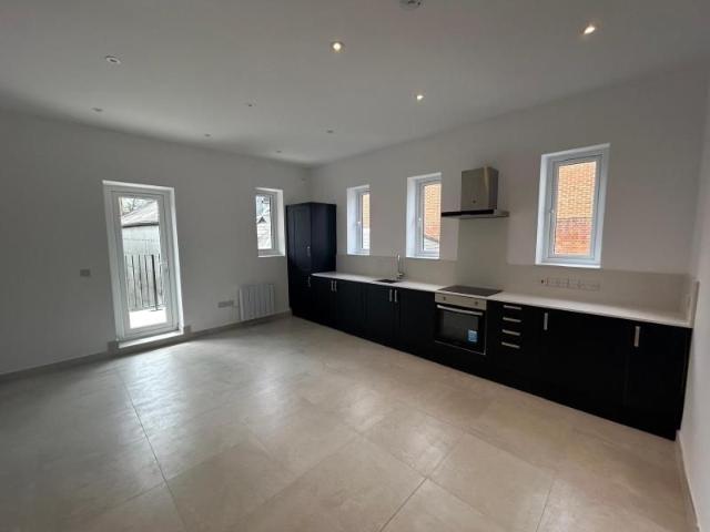 High Street, Guildford GU1, 1 bed flat to rent, £1,650 pcm | PrimeLocation