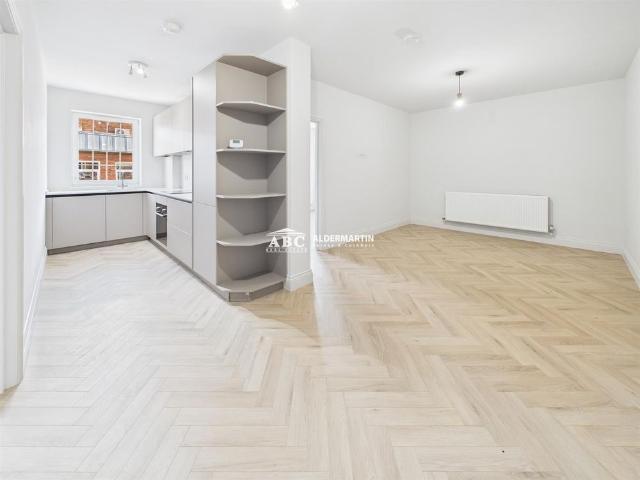 High Street, HA8 7EL, Edgware