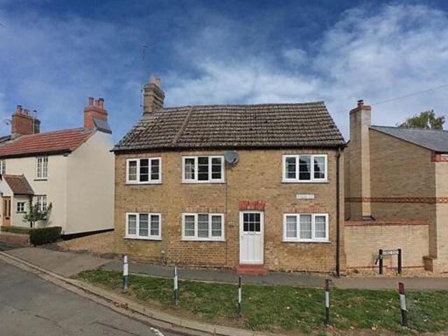 High Street, Hail Weston, 2 Bedroom Cottage