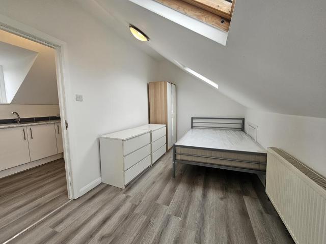 High Street, Harlesden NW10 Studio to rent £1,150 pcm £265 pw