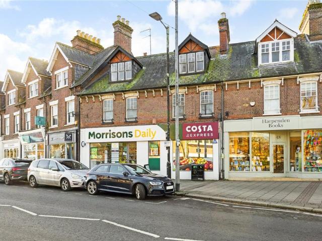 High Street, Harpenden. 3 bed duplex to rent £1,750 pcm £404 pw
