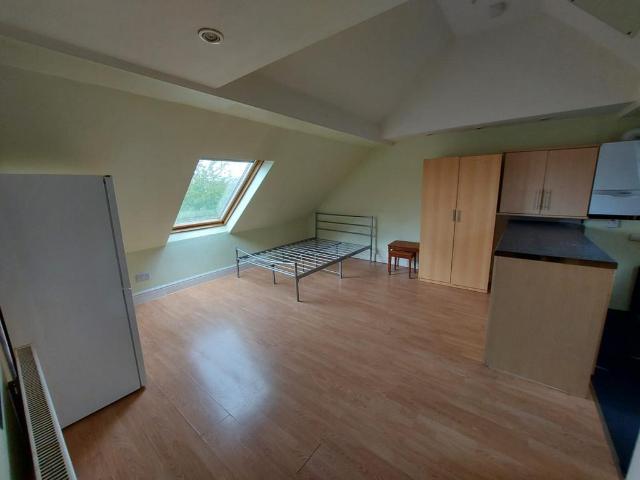 High Street, Harrow, HA3 Flat to rent £1,000 pcm £231 pw