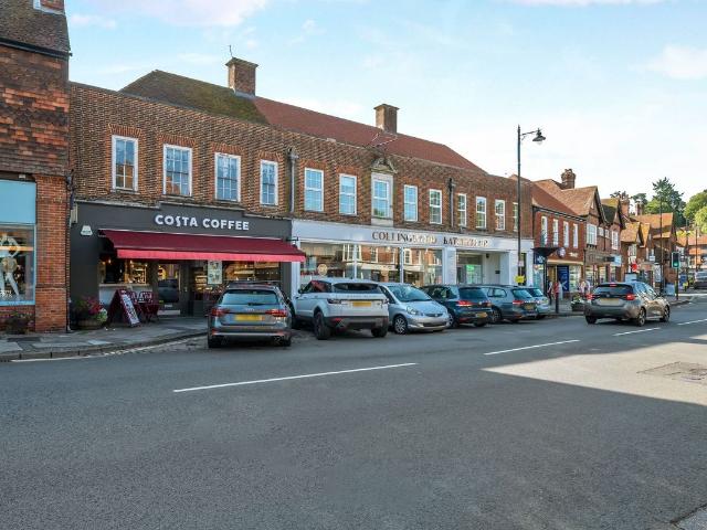 High Street, Haslemere GU27, 2 bed flat to rent, £1,400 pcm | PrimeLocation