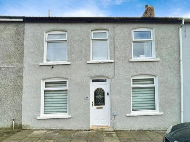 High Street, Heol y cyw, 3 Bedroom Terraced