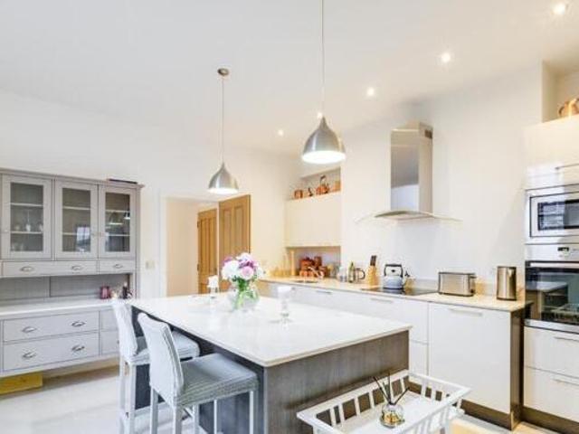 High Street, Hitchin, 2 Bedroom Apartment