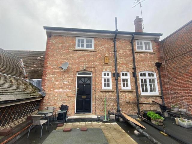 High Street, Hoddesdon EN11, 3 bed property to rent, £1,500 pcm | PrimeLocation