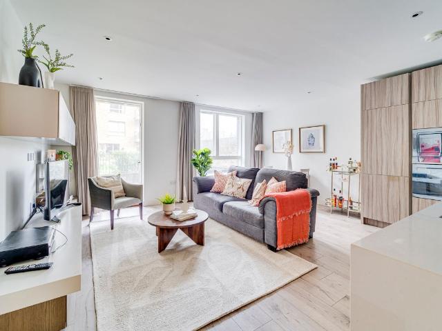 High Street, Hornsey, London N8, 2 bed flat to rent, £2,600 pcm | PrimeLocation