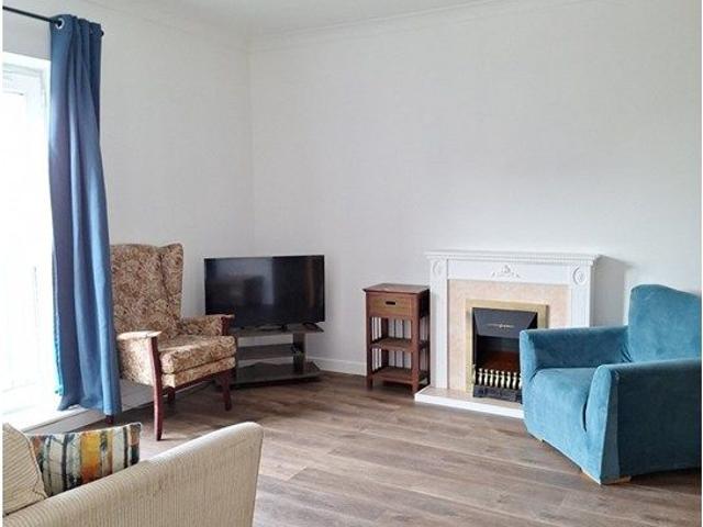 High Street, Hounslow TW3, 2 bed flat to rent, £1,850 pcm | PrimeLocation