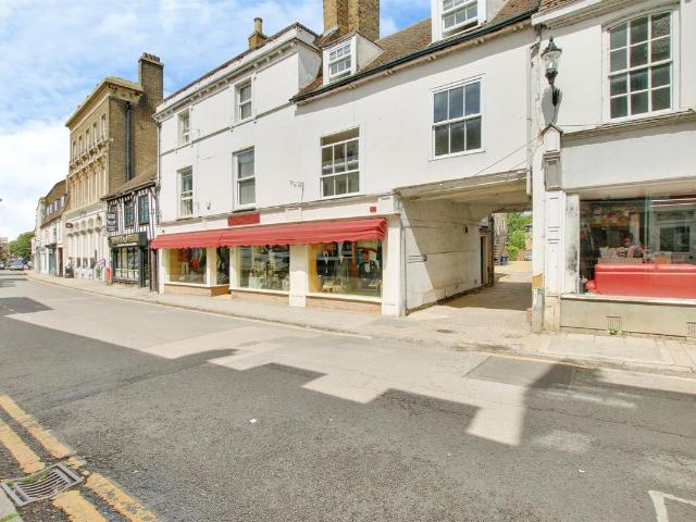 High Street, Huntingdon PE29, 1 bed maisonette to rent, £900 pcm | PrimeLocation