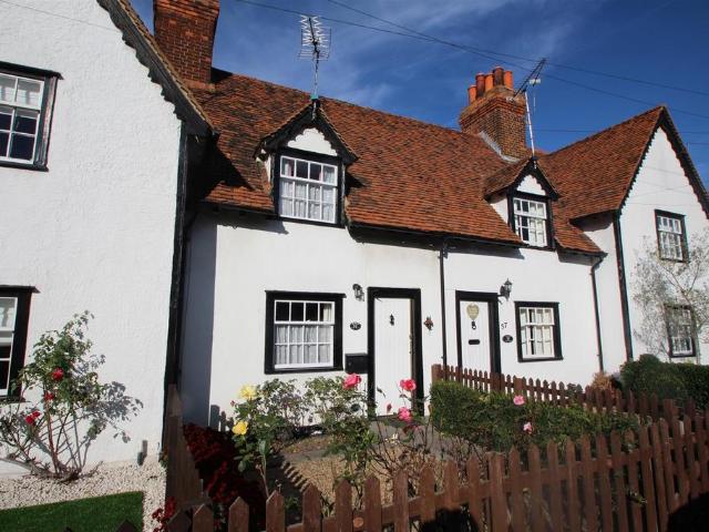 High Street, Hunsdon SG12 2 bed terraced house to rent £1,495 pcm £345 pw