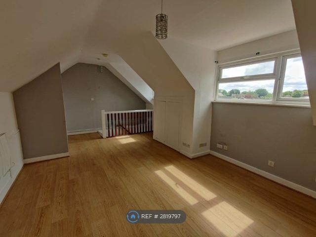 High Street, Ingatestone CM4, 1 bed flat to rent, £1,050 pcm | PrimeLocation