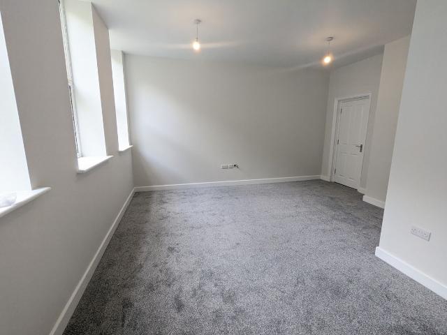 High Street, Kettering NN16, 1 bed flat to rent, £750 pcm | PrimeLocation