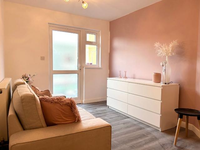 High Street, Kettering NN16, 1 bed flat to rent, £825 pcm | PrimeLocation