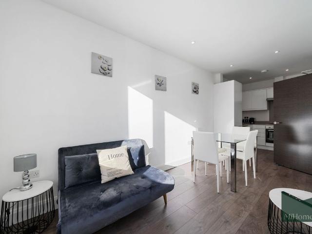 High Street, Key Point EN6, 1 bed flat to rent, £1,400 pcm | PrimeLocation