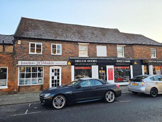 High Street, Kings Langley WD4, 2 bed flat to rent, £1,475 pcm | PrimeLocation