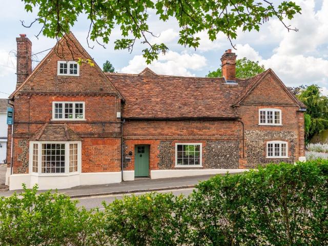 High Street, Lane End, High Wycombe, Buckinghamshire HP14, 4 bed detached house to rent, £2,500 pcm | PrimeLocation