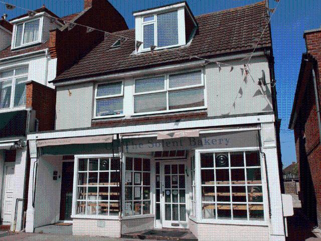 High Street, Lee on the Solent. 3 bed flat to rent £1,295 pcm £299 pw