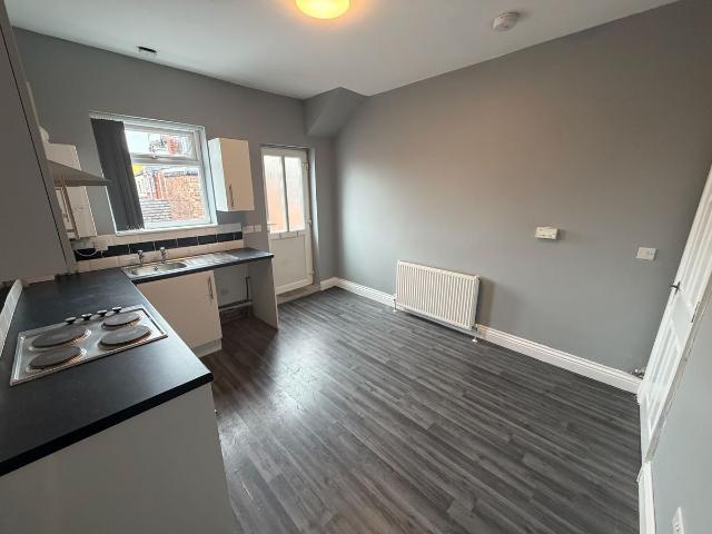 High Street, Lincoln LN5, 1 bed flat to rent, £775 pcm | PrimeLocation