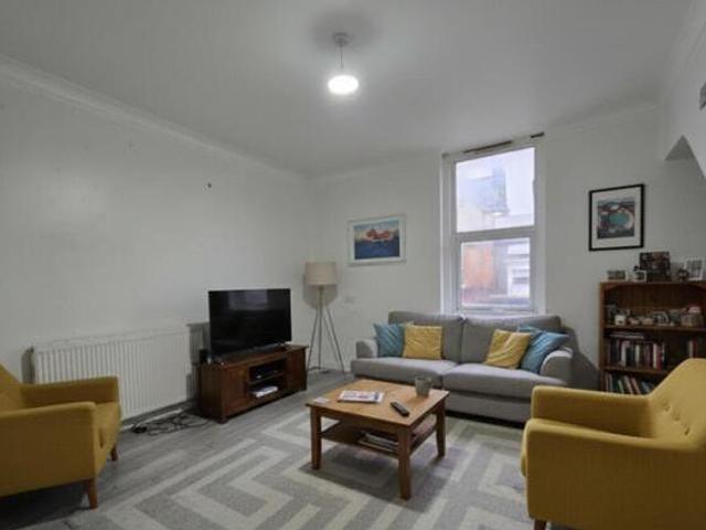 High Street, London, 1 Bedroom Apartment
