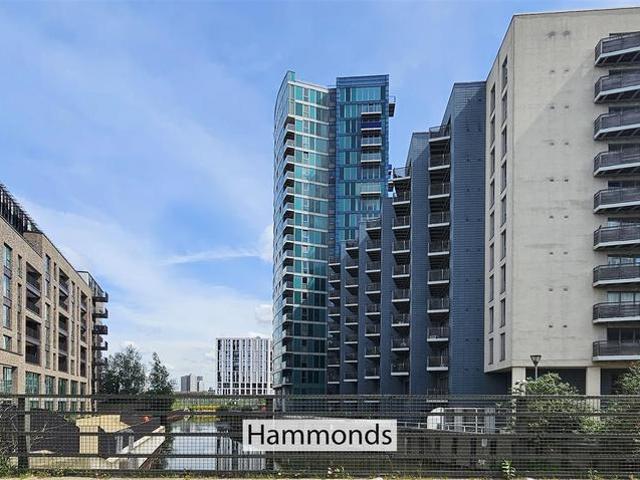 High Street, London 2 bed flat to rent £2,150 pcm £496 pw