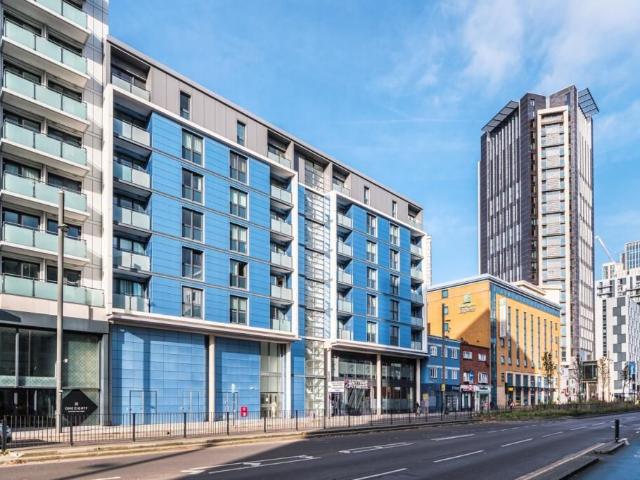 High Street, London E15, Room to rent, £1,350 pcm | PrimeLocation