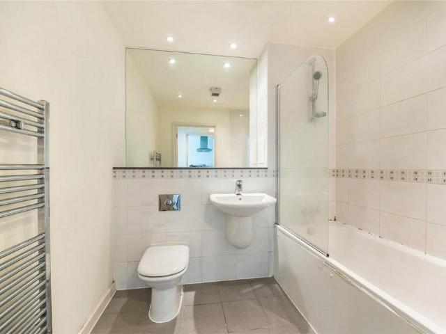 High Street, London E15 1 bed apartment to rent £1,950 pcm £450 pw