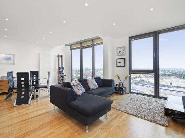 High Street London E15 1 bed flat to rent £1,800 pcm £415 pw