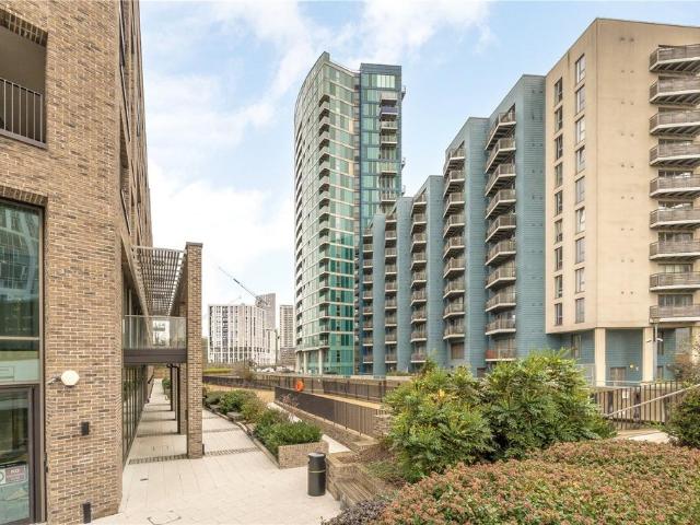George Hudson Tower, 28 High Street. 1 bed flat to rent £2,000 pcm £462 pw